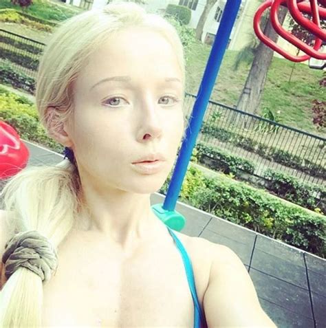 Cansada de ser la Barbie Humana decidió cambiar su vida y ahora luce