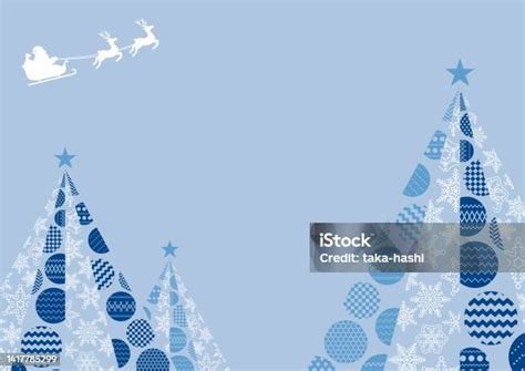 Pohon Natal Terbuat Dari Kepingan Salju Dan Ornamen Rusa Kutub Dan