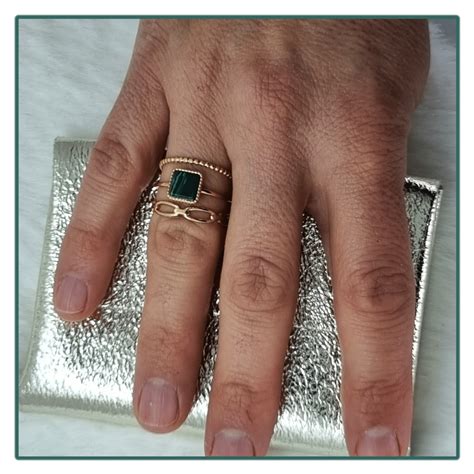 Bague multi rangs dorée avec sa pierre de forme carré en acier inoxydable