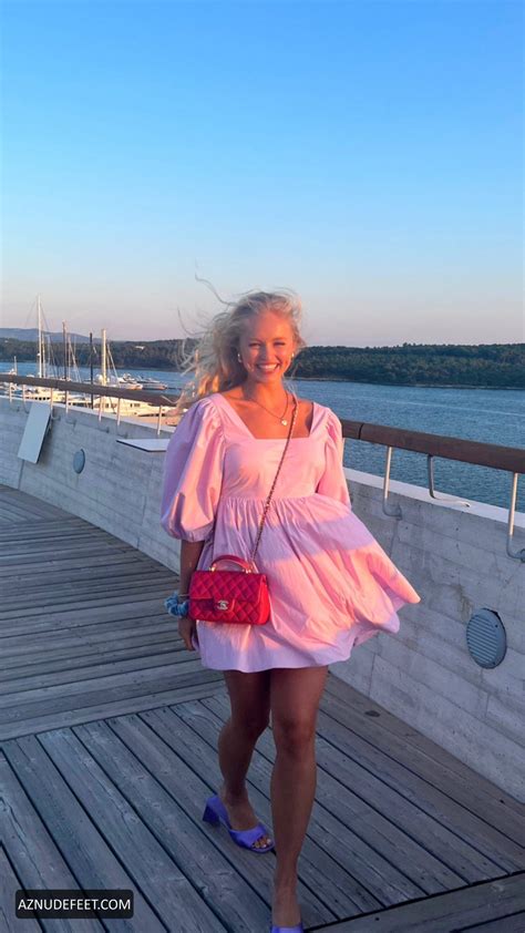 Julia Tychoniewicz Feet Aznudefeet