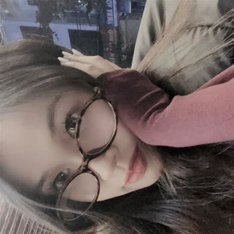 Hải Linh Liling • Threads Say More