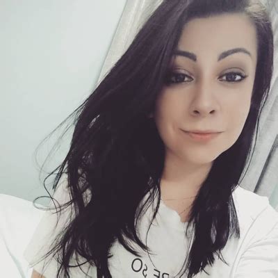 Stephanie Silveira S Instagram Twitter Facebook On Idcrawl