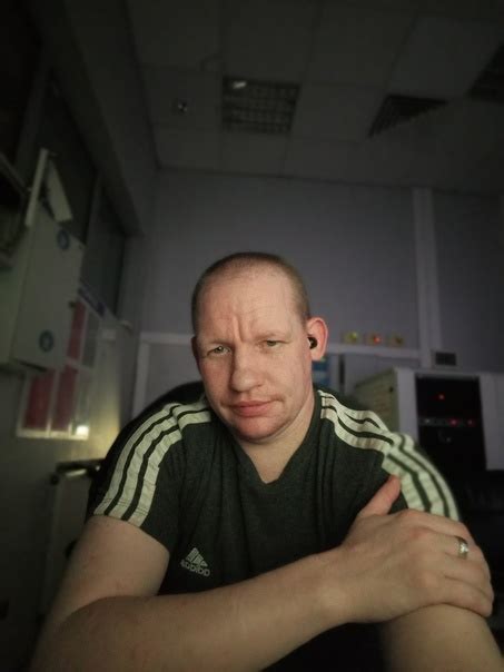 Хочу познакомиться с девушкой для серьёзных отношений мне