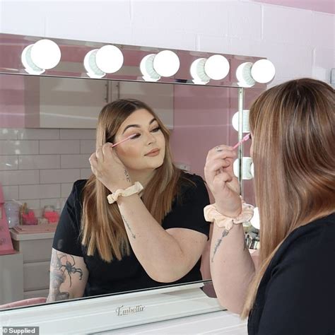 Bombshell Beauty Academy Turns Over 1million In 18 Months Daily Mail Online