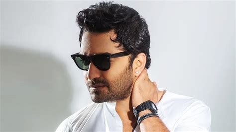 Vishwak Sen Adds Comic Flair Recreates Iconic Aavesham Scene For