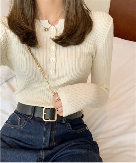 Gossip！ロサンゼルス（ゴシップロサンゼルス）の「ラウンドネックボタンニット（ニットセーター）」 Wear