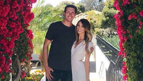 Bachelors Tenley Molzahn Marries Taylor Leopold In Romantic Wedding