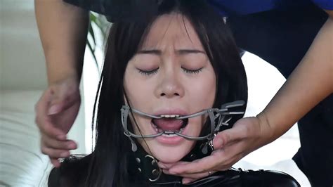 Fx 盒子里的乳胶奴隶女孩 Xhamster