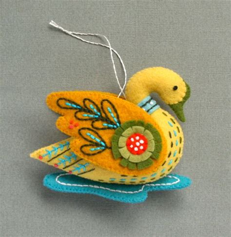 Benzie Felt Color And Dmc Floss Guide For The Yellow Swan A Swimming