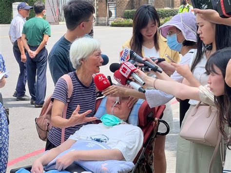 張振聲癱瘓23年 父母陳情台大（1） 圖