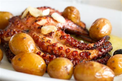 Lagareiro D Alla De Polpo Un Plat Portugais Typique Avec Des Pommes De