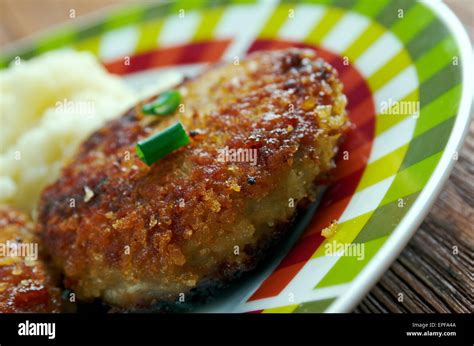 Cotelettes de Poulet Pojarski gehackte Hähnchen cutlets traditional