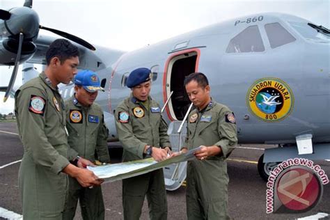 Tim SAR Menuju Titik Jatuh Pesawat ANTARA News