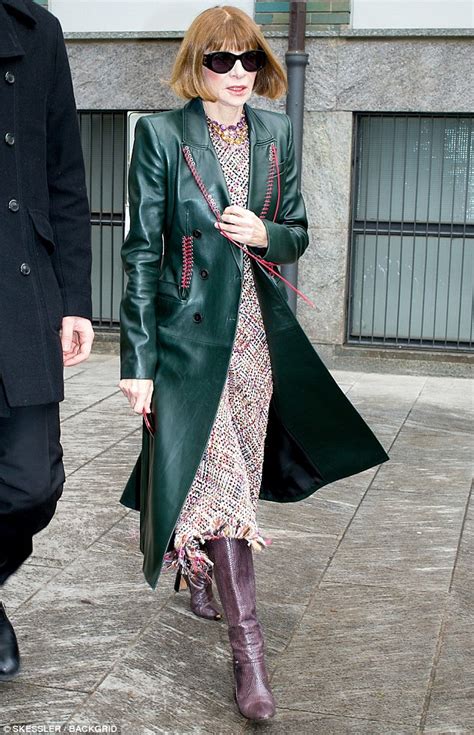 Anna Wintour Steps Out Wearing Her Trademark Sunglasses Daily Mail Online