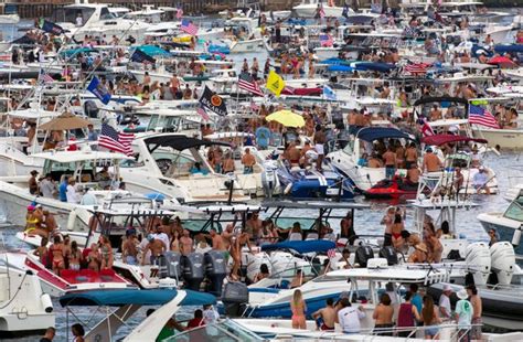 Boca Bash Returns For A Wild Boating Party On Lake Boca Raton Florida