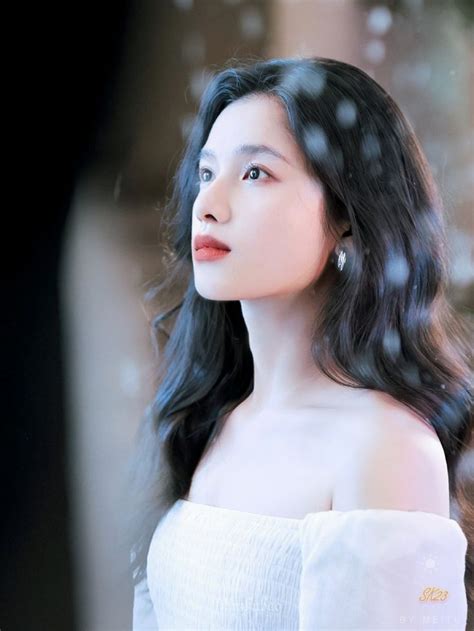 ปักพินโดย Toccyi ใน A02 Zhang Jing Yi张婧仪チャン・ジンイー