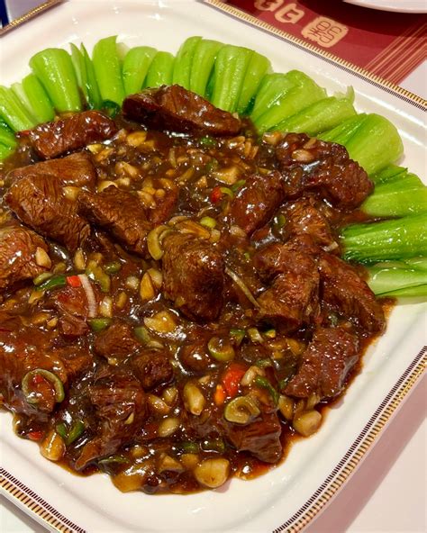 맛지니어 가게이름 서관면옥 신세계백화점 본점 ⠀ 위치 서울 중구 소공로 63 14층 4호선 회현역 7번출구 신세계백화점 신관 14층 ⠀ 메뉴가격 어복