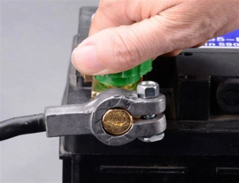 겨울 자동차 배터리 방전 배터리 분리 전원 차단기 암 전류 차단