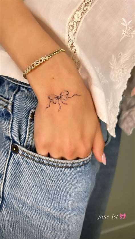 Madison Beer Tatuaggi Con Ispirazione Tatuaggi Fini Tatuaggi Femminili