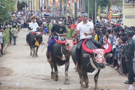 បុណ្យភ្ជុំបិណ្ឌ៣ថ្ងៃ កម្ពុជាទទួលបានភ្ញៀវសរុបជាង១លាន២សែននាក់
