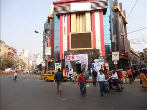 Pole Mounted Outdoor LED Video Display At 3500 Square Feet In Kolkata
