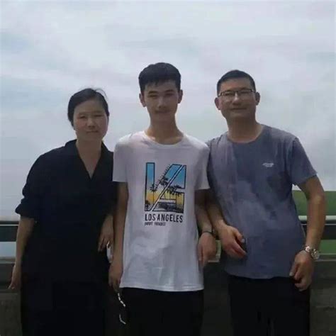 “最美家庭”，传承好家风，教子有方，让京山人都羡慕工作