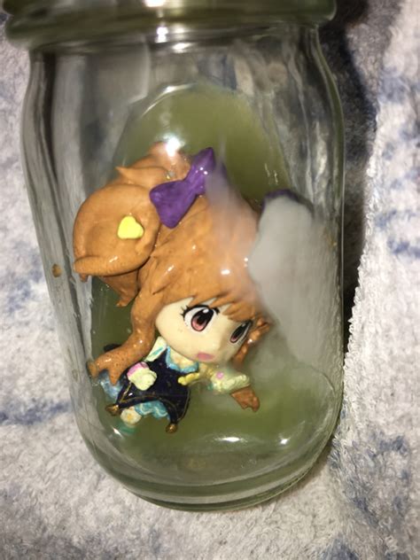 なんj瓶に精液を貯めて美少女フィギュアを沈める部
