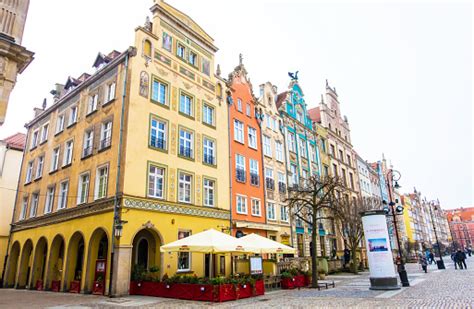 롱 마켓 스트리트 전형적인 장식 중세 주택 로얄 루트 그단스크 폴란드 Tri City Poland에 대한 스톡 사진 및 기타