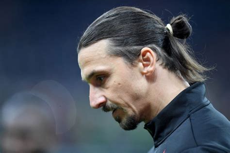 Mulai Pulih Dari Cedera Zlatan Ibrahimovic Ikut Ac Milan Latihan Di