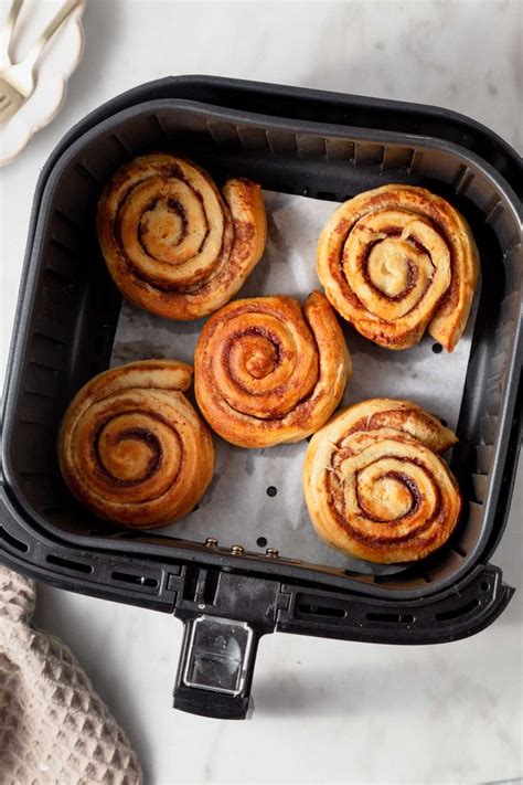 Bake Quick And Easy Air Fryer Cinnamon Rolls Using Refrigerated