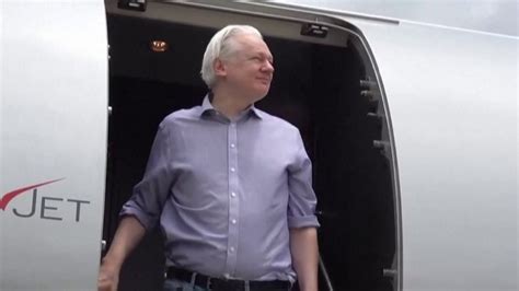 Wikileaks Le Lanceur Dalerte Julian Assange Retrouve Sa Liberté