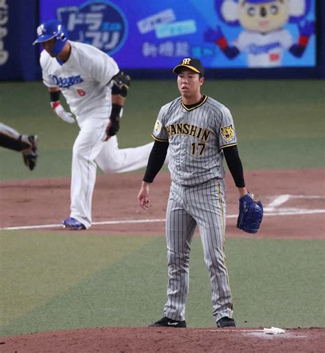 ＜中・神＞ 4回無死一塁、中田を二ゴロ併殺打に打ち取った阪神・青柳（撮影・大森 寛明） スポニチ Sponichi Annex 野球