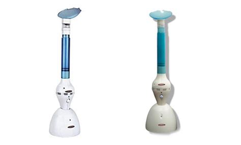 Telescoping Bug Vacuum Lets You Catch Bugs And Spiders From Far Away