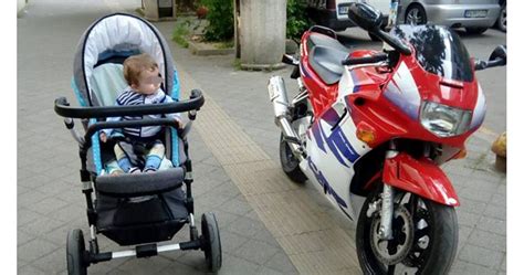 Бебе родено в самолета ще става космонавт