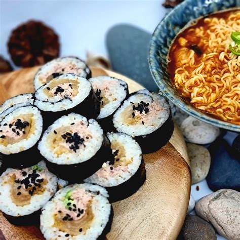 묵은지 참치김밥 묵은지와 참치의 재미있는 조합