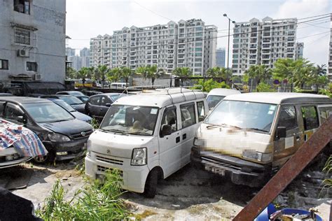 殭屍車 入侵橫街窄巷 加辣有用？誰來超渡？ 澳門力報官網