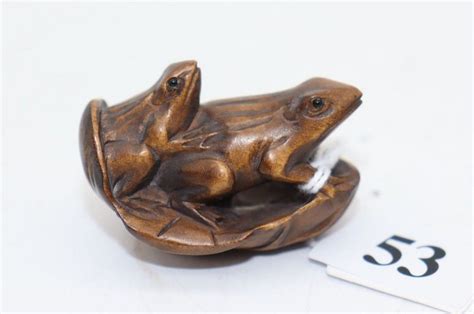 Double Frog Netsuke On Leaf Signed Netsuke Oriental