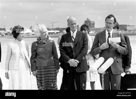 American Vice President George Hw Bush Right And His Wife Barbara
