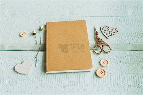 可爱和时尚的品牌模型照片