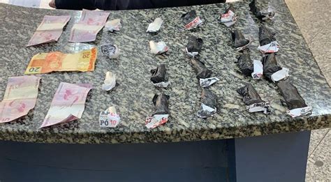 Quinteto suspeito de tráfico de drogas são detidas no Areal A Voz da