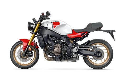 推出标志性的红白图案Yamaha 2024 XSR900 搜狐汽车 搜狐网