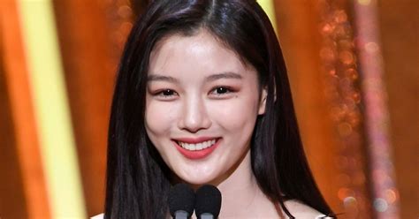 T포토 김유정 우수 연기상 수상