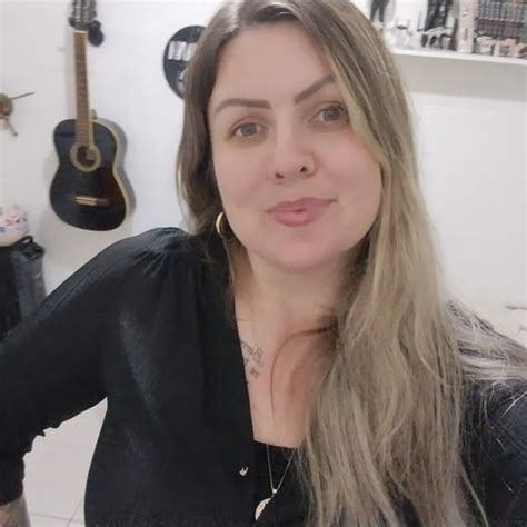 Daniela Flores Dannifllores On Threads