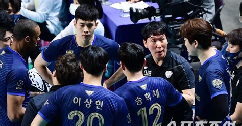 많이 성장했지만사령탑만 20년째 백전노장에게 만족은 없다 장충승장