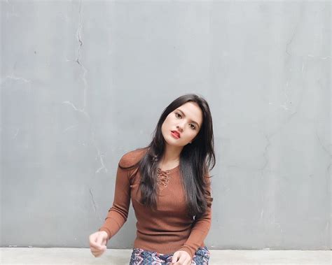 Potret Transformasi Marsha Aruan