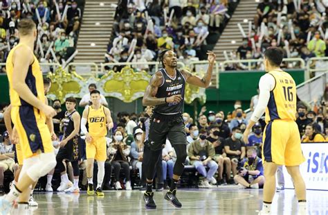 T1／阿巴西半場狂砍33分 霍華德表現全面繳出11分7板5助 T1 運動 Nownews今日新聞