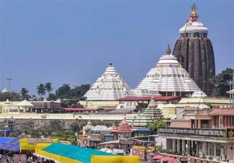 Jagannath Temple पुरी में जगन्नाथ मंदिर के ऊपर देखा गया ड्रोन करीब