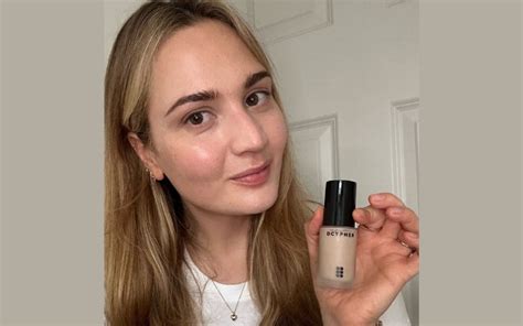 Benefits Of Applying Custom Foundation With Our Foundation Brush Dcypher