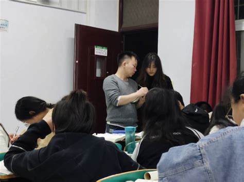 【学风建设】数学与统计学院晚自习辅导答疑活动扎实推进 信阳学院