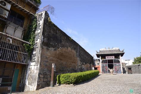 Mm033 城墙遗迹（圣方济各斜巷一段） 被评定的不动产文物建筑 澳門文化遺產網